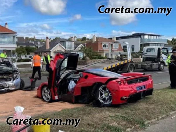 Terbabas Langgar Jazz Ferrari Enzo Harga £2 5juta Dipandu Penghantar